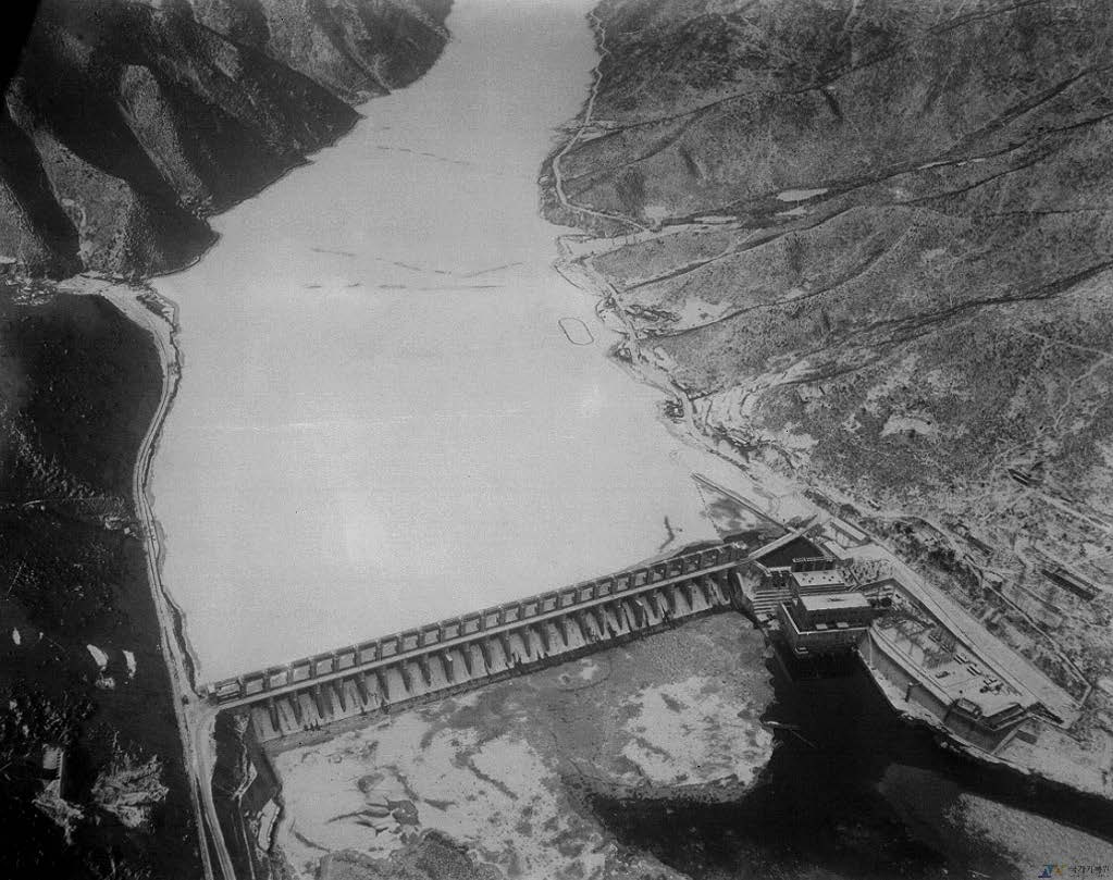 An aerial view of the Cheongpyeong hydroelectric power plant(청평수력발전소 공중촬영)